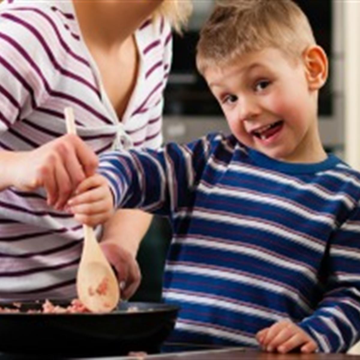 5 Great Reasons to Cook with Your Kids - HealthyChildren.org